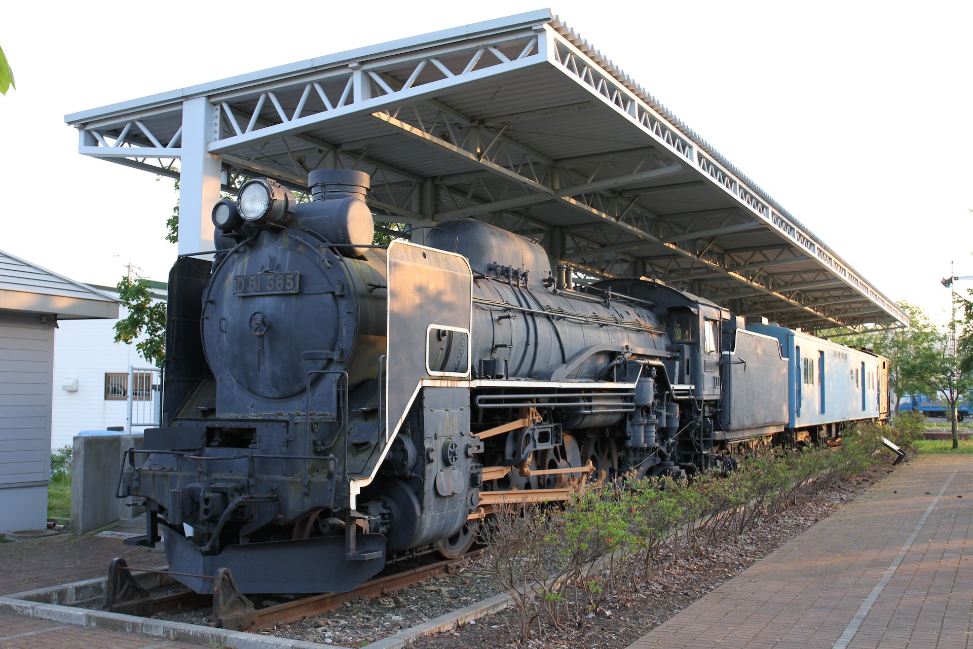 D51 565、スユニ50 517とヨ8017（佐呂間町交通公園）: 北海道鉄道夢の跡（Powered by Nine Tails）